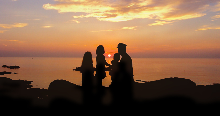 The Kitson Family - Duncan Kitson Chainsaw Sculptor